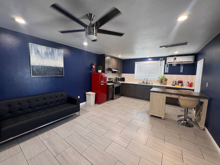 Cozy One Bedroom With Full Kitchen - Pico Rivera, CA
