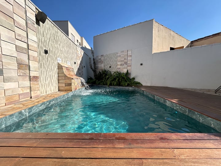 Espaço De Festas Completo Com Piscina Aquecida - Uberlândia