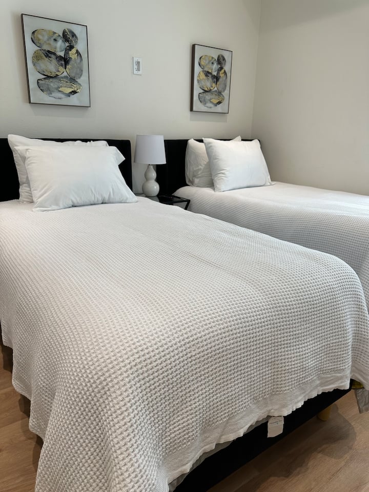 Irvine Gem Club House 31 Days Min. - Newport Beach, CA