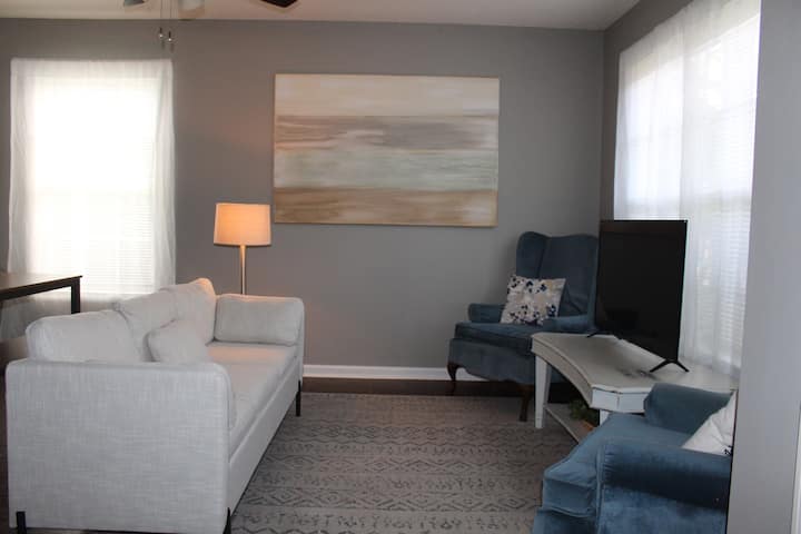 Cozy Gameday Getaway - 오번