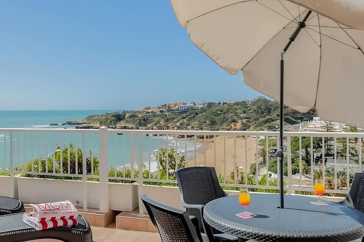 Four Relaxing Suites With Sea View, Kitchenettes! - Albufeira
