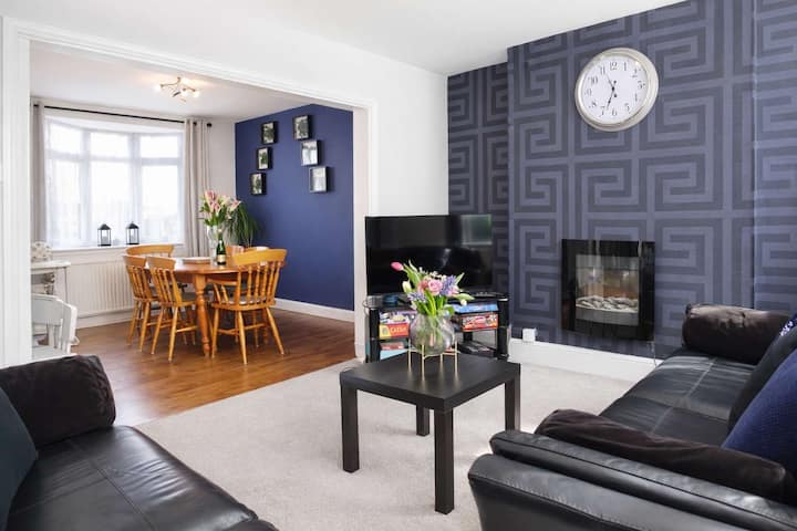Chic 5 Bedroom House With Private Parking & Garden - Brístol