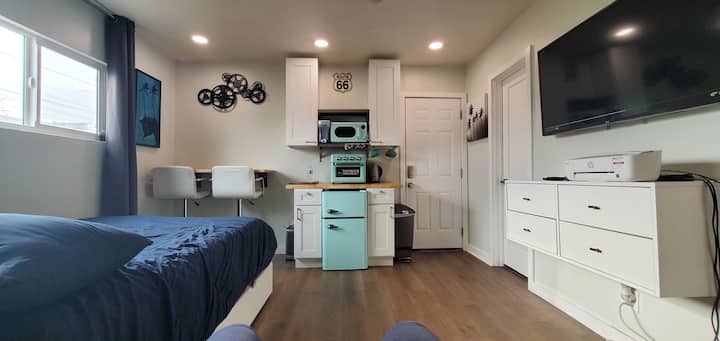 Cute, Cozy, And Convenient! - El Segundo, CA
