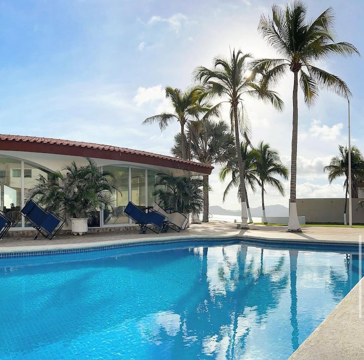Casa Santiva Playa - Manzanillo