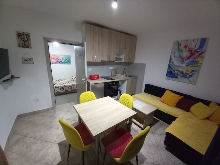 Apartman 19 - Podgoritsa