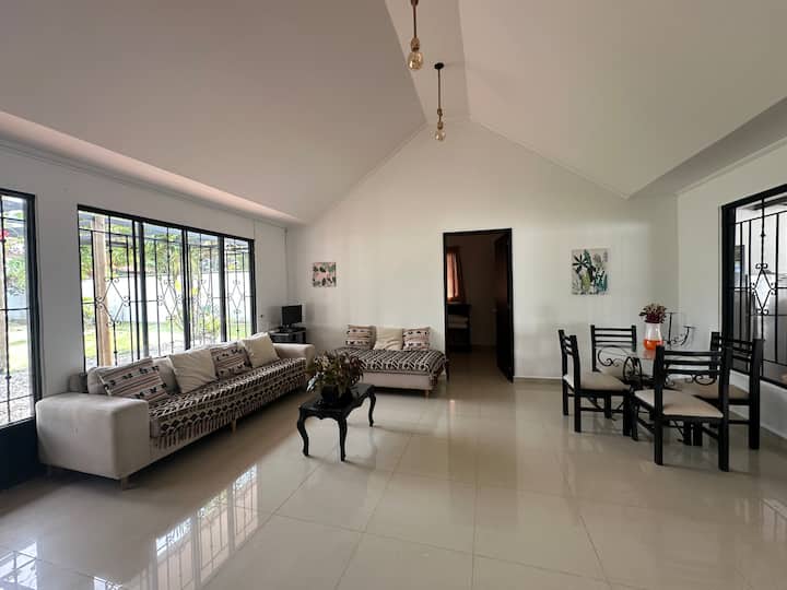 Quinta Con Piscina Y Zonas Verdes Villavicencio - Villavicencio