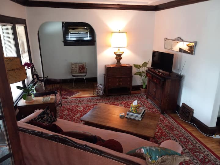 Cozy Quaint Convenient @ Mke 2bdr Bungalow - Milwaukee