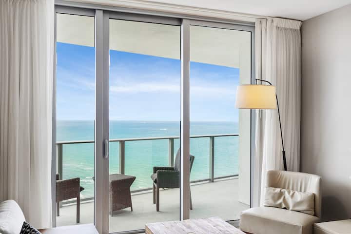 25 Min To Fifa! Oceanfront 2bd/2ba Rooftop Pool - Hallandale Beach, FL