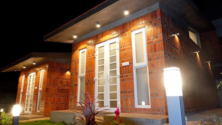 Happy Hideaway - 2 Cabins - Vagamon