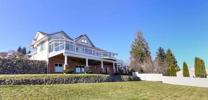 Hemlock House W/ View Of Seattle - Port Orchard, WA