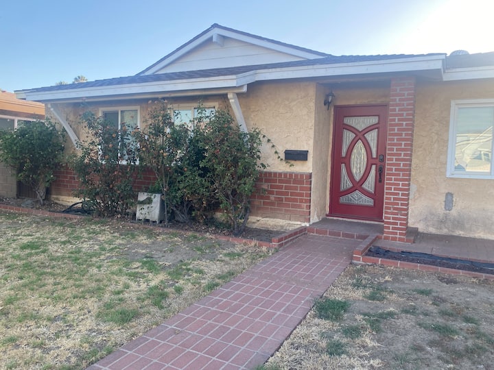Covina Home With Queen Size Bed - San Dimas, CA
