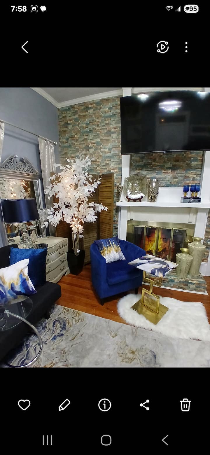 Royal Elegance Downtown - Raleigh, NC