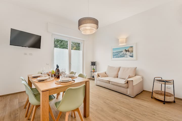(3 Suite In The Sea) 3 Bedroom Luxe Apartment - Forte dei Marmi