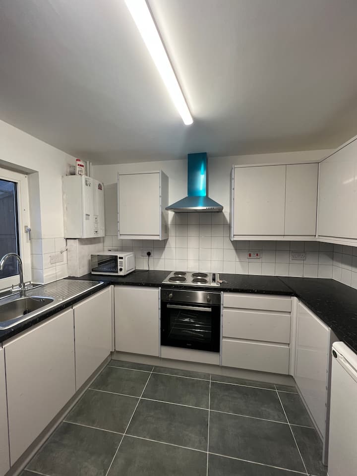 Private Large Double Room #2 - Wellingborough