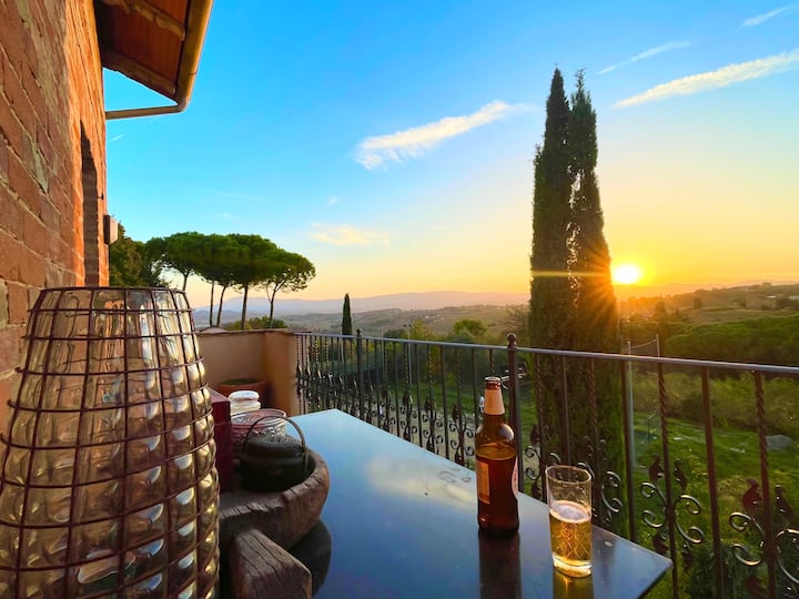 Breathtaking Views Stunning Village Apartment - Castiglione del Lago