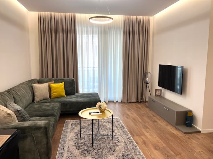 Lindi's Apartment 2/5 - Tirana