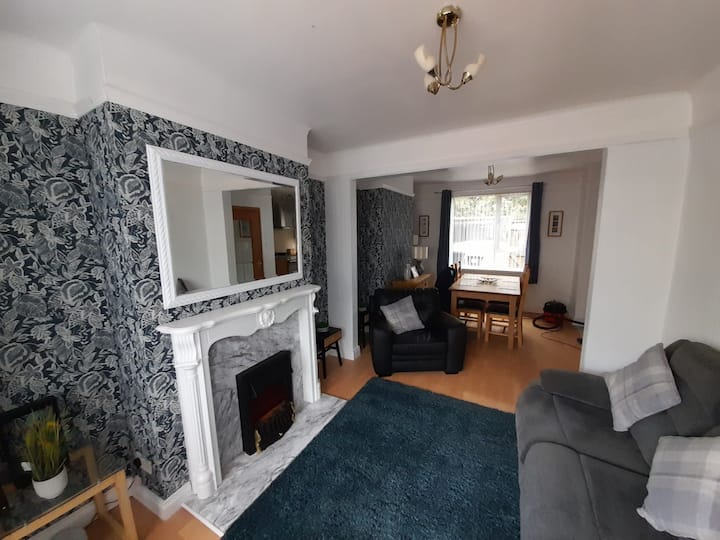 Lovely 2 Bed House - Belfast