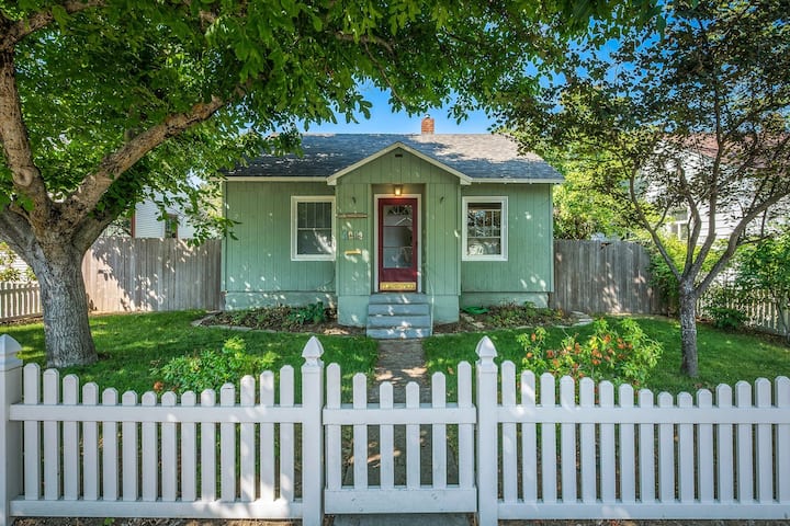 Cozy Historic Downtown Home - Coeur d'Alene, ID