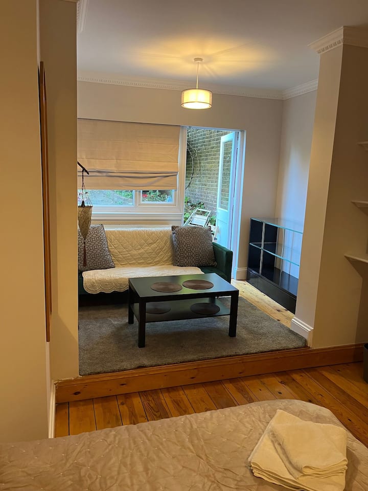 Large Room In Zone 2 - London