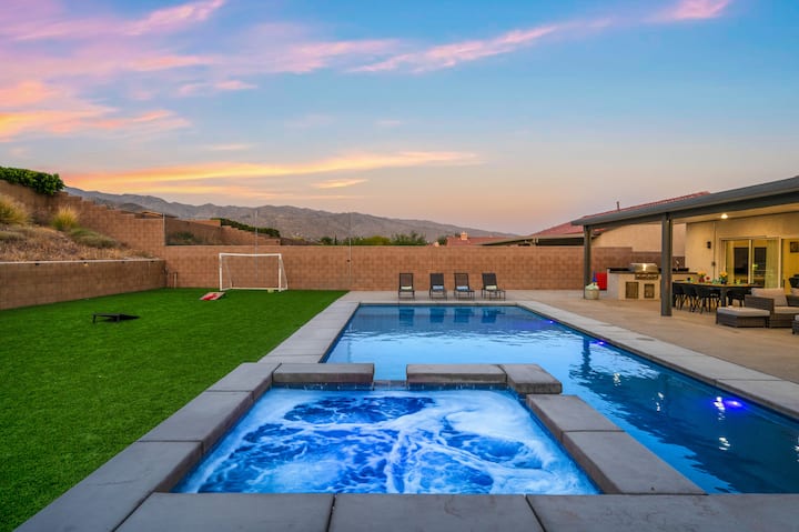 Family Retreat/saltwpool/ Spa/game Room/ev Charger - Desert Hot Springs, CA