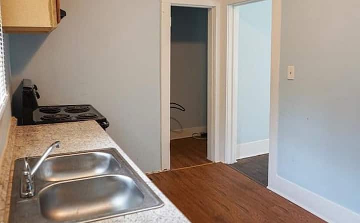 And Cozy Spacious 2br House - Winston-Salem, NC