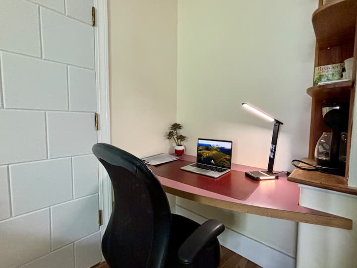Traveler’s Den In Medford - Medford, MA