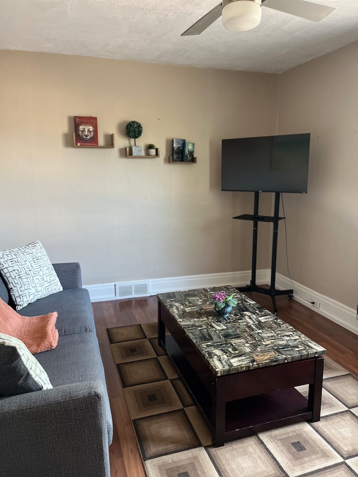Cozy Second Floor Apartment - Thunder Bay