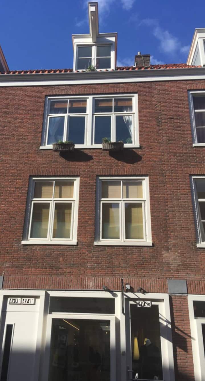 Canal Style House In Central Amsterdam - Amszterdam