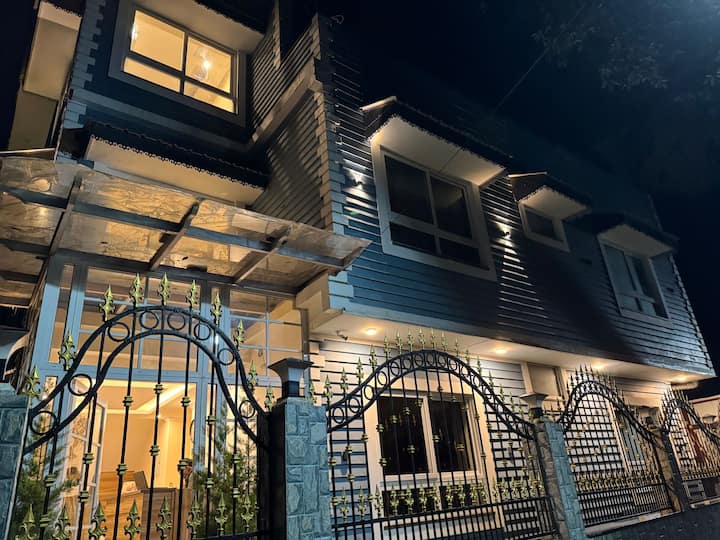 Pinnacle Vesta Homestay 8 Rooms: Stay In Mussoorie - ムスーリー