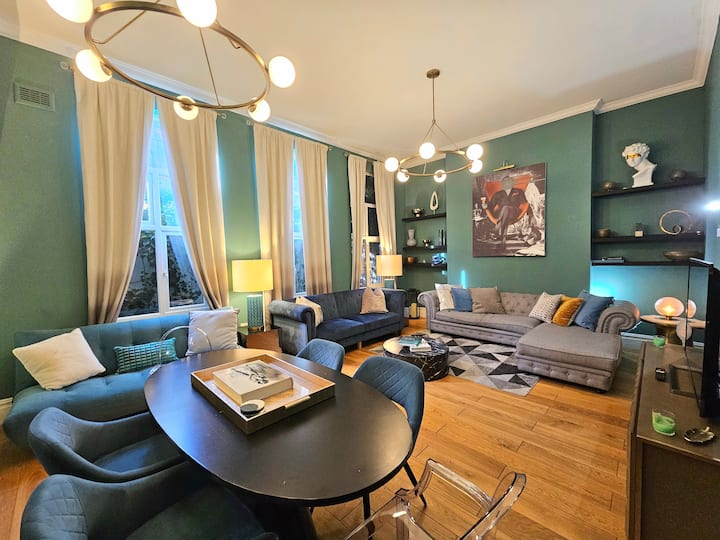 Large Hyde Park (2 Floors) Home By Metro Stations - London