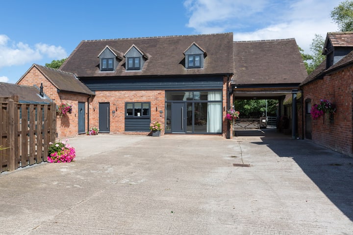 The Lawley (Sleeps 4 Adults + 2 Children) - Church Stretton