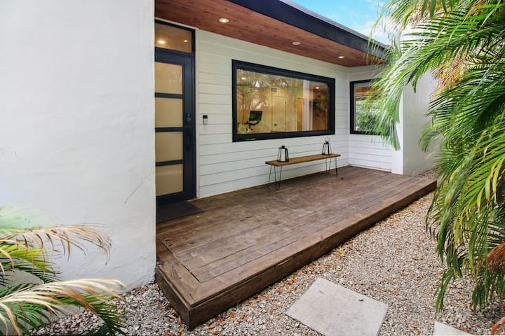 Upscale Florida Beach House - Boca Raton