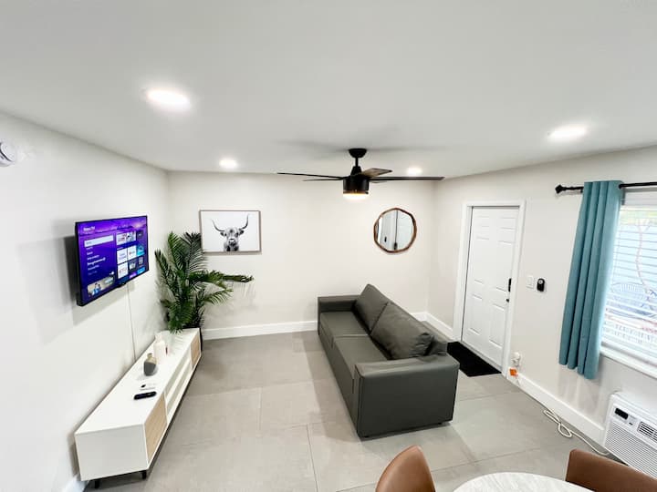 Central, Cute & Cozy 1br/1 Bath Apt In Lake Ridge - Fort Lauderdale, FL