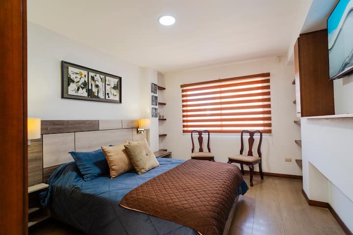 Suite De Lujo En Parque De La Madre - Cuenca