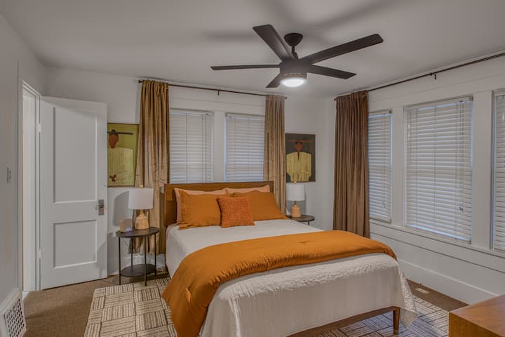 The Main Street Bungalow - Joplin, MO