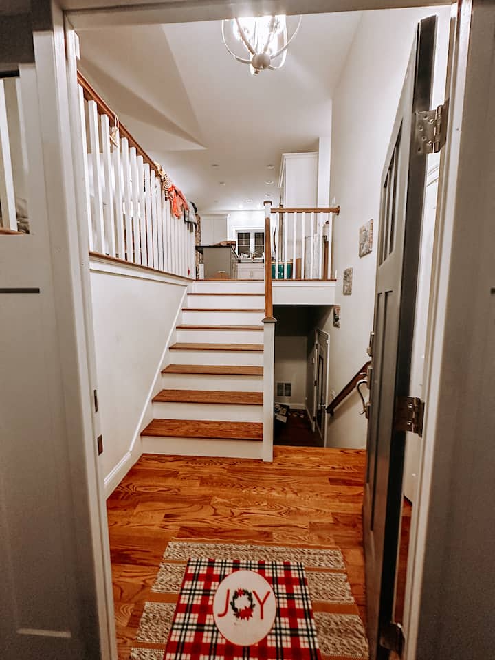 Cozy Lake Garda Home-baby/kid/pet Friendly - Bristol, CT
