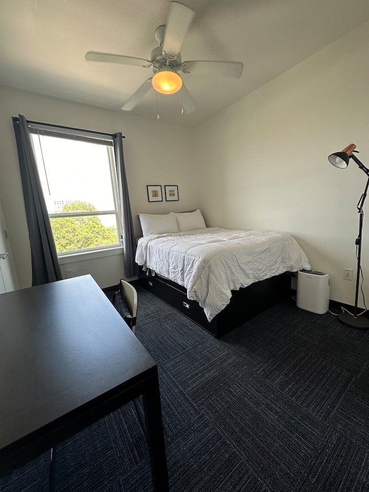 Private Room Steps From Uf - Gainesville, FL