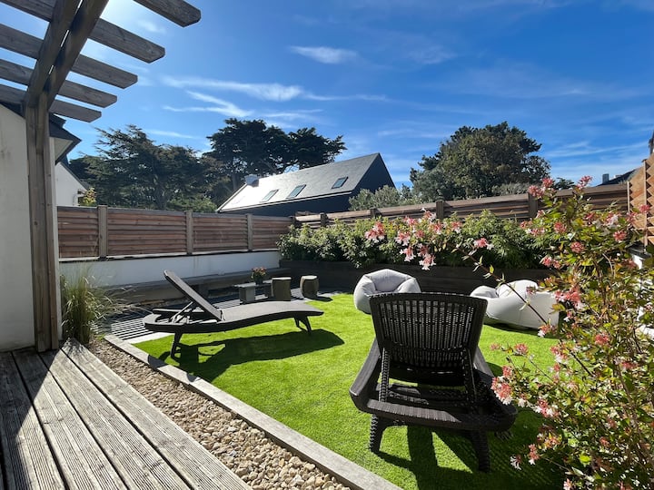 Spacious Family Beach House - Carnac