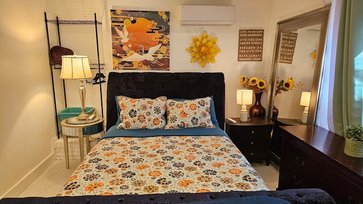 Crane Suite -Private Entry, Bath & Kitchen Laundry - Jacksonville, FL