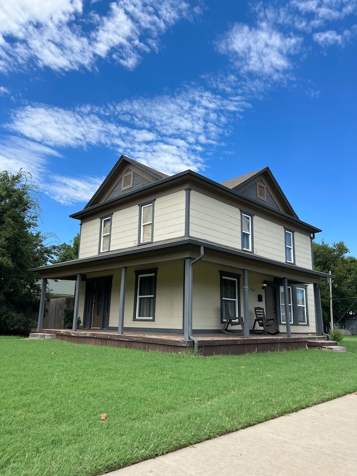 Est. 1905 Old Historic Uco Farmhouse! - Edmond, OK