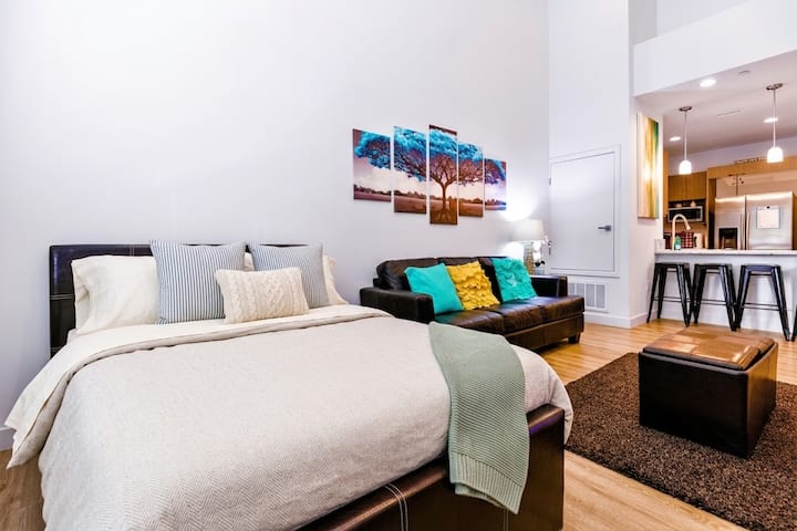 15 Min To Disney | Sleeps 8 | Pets Ok | Free Pkg - Cypress, CA