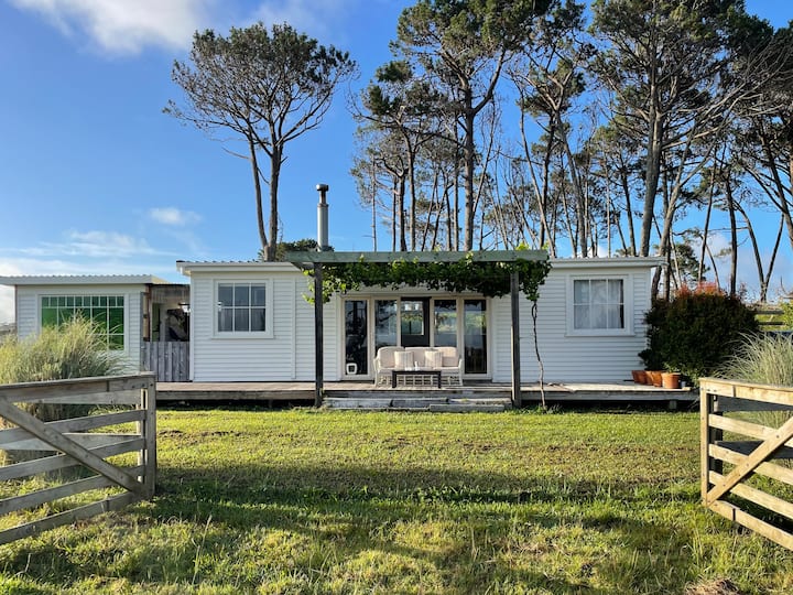 Peaceful Character Bach * The Swamp House - Northland