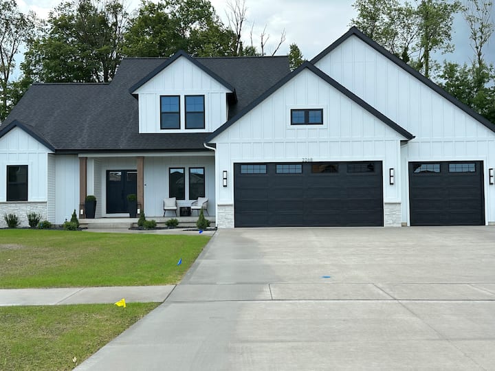 Modern Farmhouse - Grandville, MI