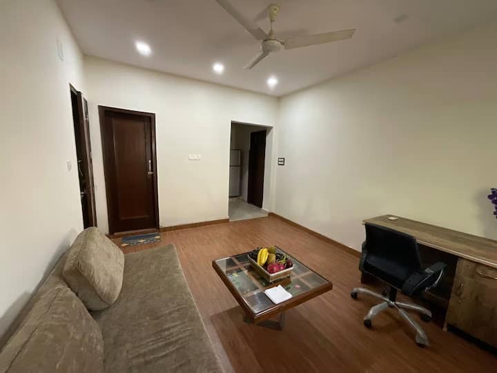 Candid 1bhk In South Delhi - New Delhi