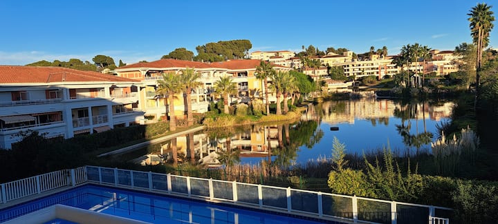 Agréable Appartement - Vue Lac Et Piscine - Mougins