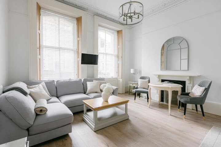 Luxury One Bed Ground Floor Apartment On The Hoe - Plymouth