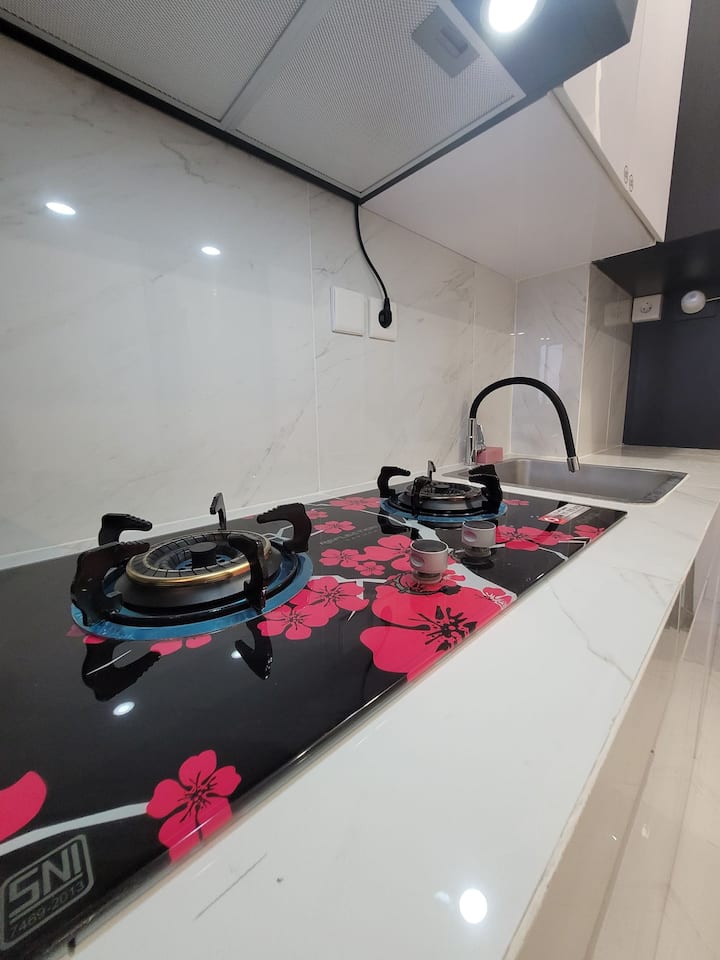 Elegant 1br Delft Apartemen - Makassar