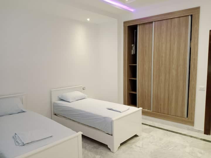 Villa En Duplex Luxueuse, Type S+4, 320 M Carré - Nabeul