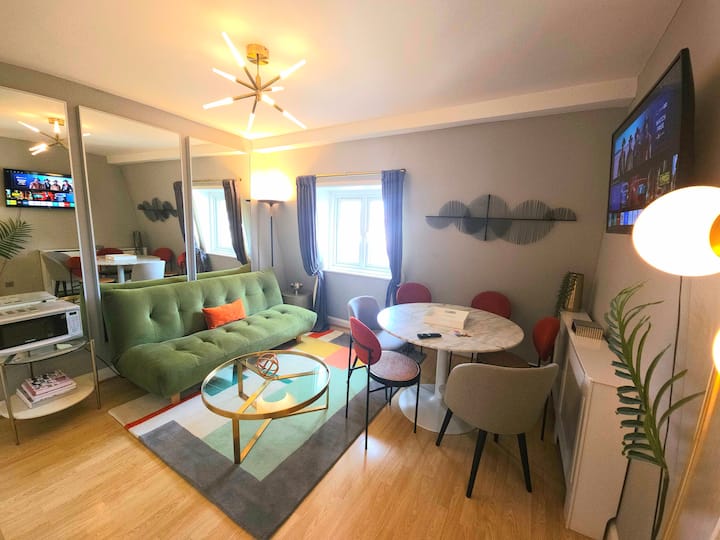 Brilliant & Modern 3 Bedrooms Home In Hyde Park - 