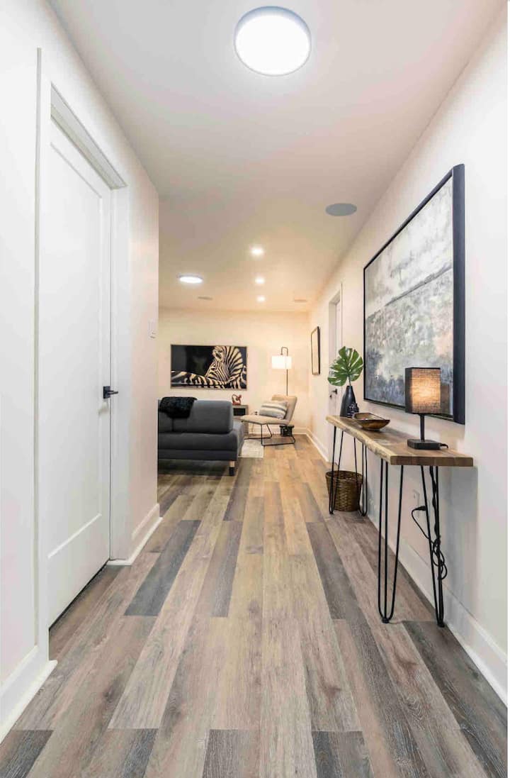 Chic & Spacious Apartment In A Prime Area - Ottawa